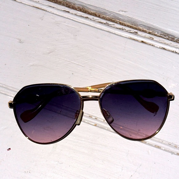 Jessica Simpson | Accessories | Jessica Simpson Gold Woman Sunglasses | Poshmark